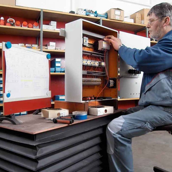 Mini-Scherenhubtisch von 25 kg - 250 kg - ADICONetwork Fördertechnik